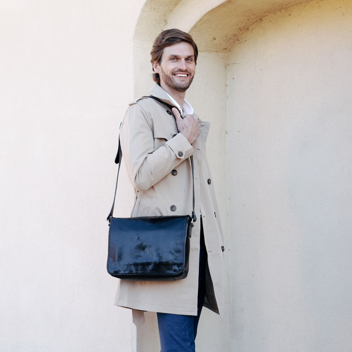 Leather Messenger Bag – The Stranger – Time Resistance
